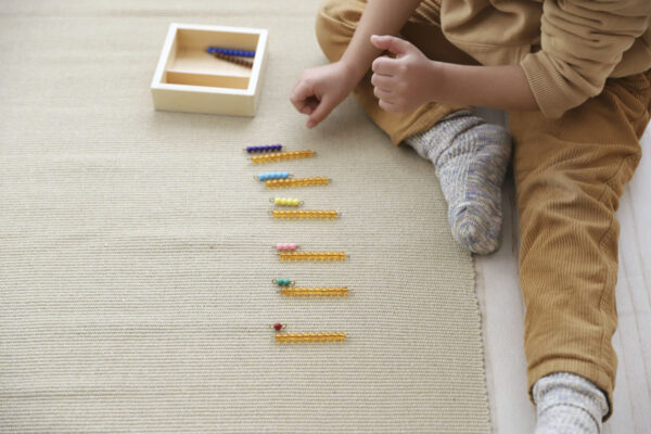 Aprender los números del 11 al 19 con las perlas Montessori – Principio ...
